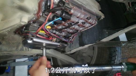 大众波罗重力换变速箱油,用这种方法才换的最彻底