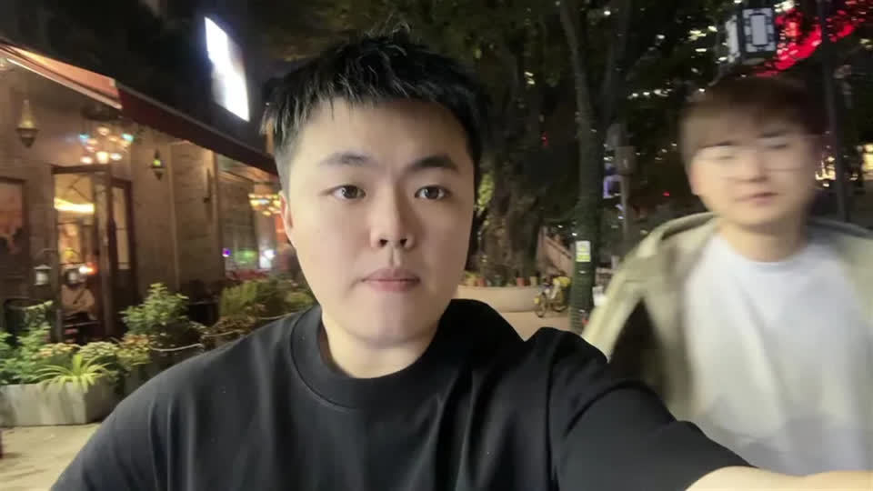 具体在哪有啥活动统计完人数今晚确定明天会告诉大家!