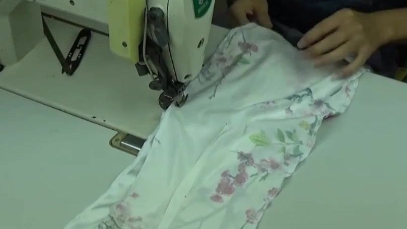 服装缝纫教程之长旗袍后片制作2