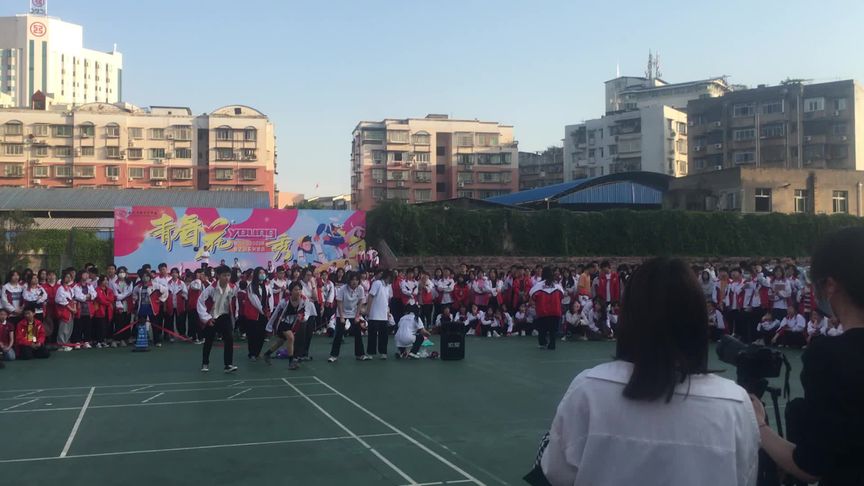 学校里面很随机的随机舞蹈ߑ� . . #高三 #校园生活 #EXO #破风
