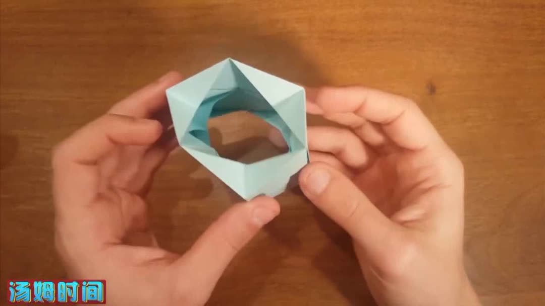 手工折纸,无限翻转菱形魔方的折叠过程