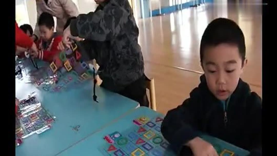 幼儿园优质课视频中班数学《按规律排序》