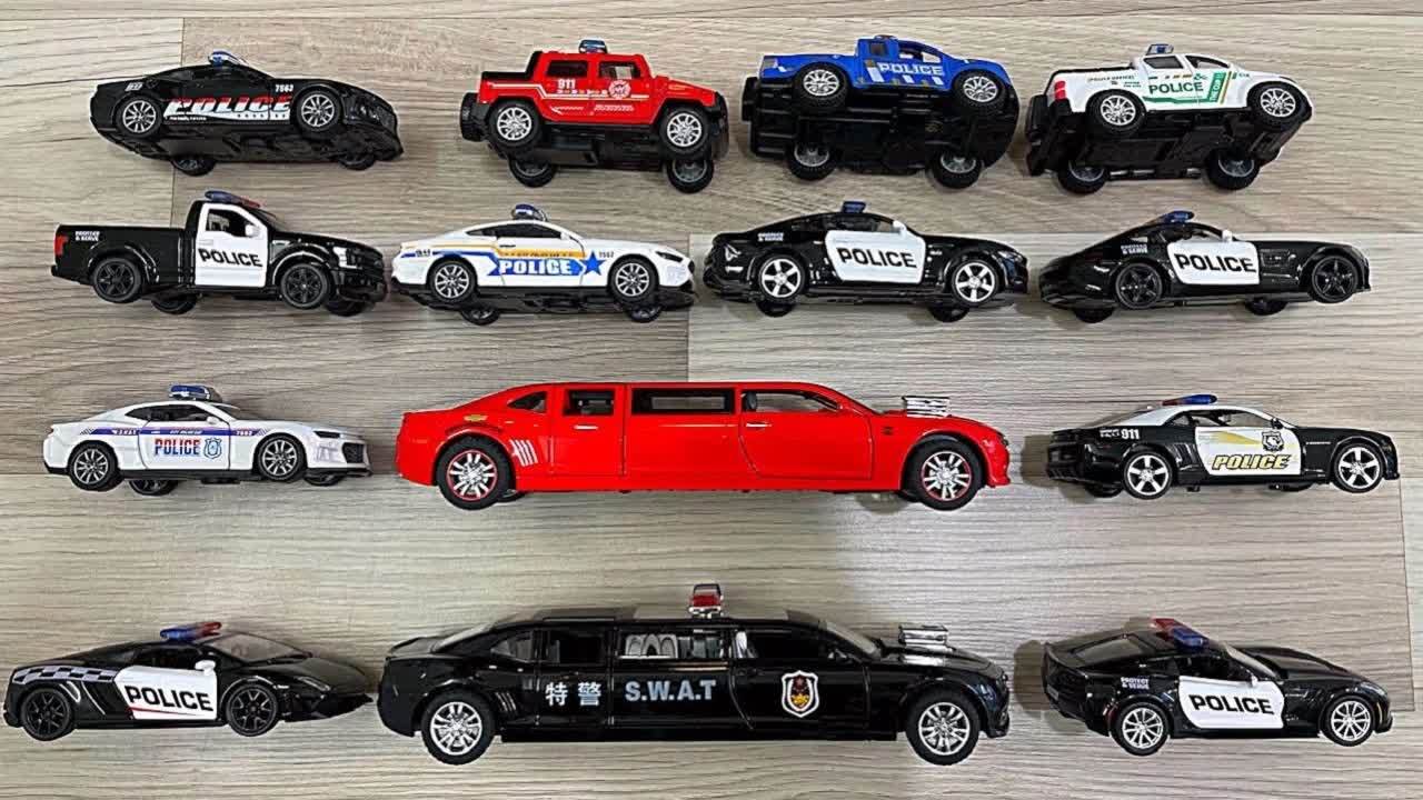 不同颜色和款式的警车模型玩具展示