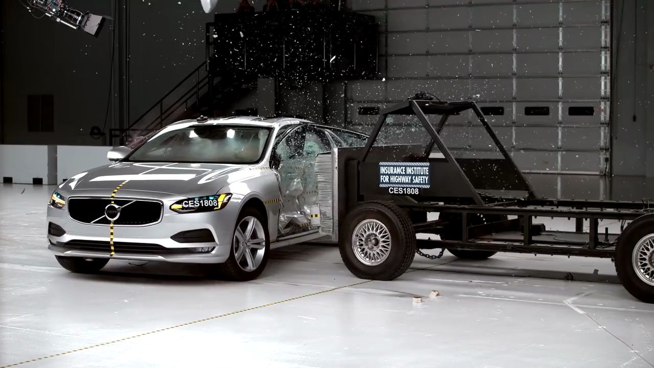IIHS 2018款沃尔沃侧面碰撞测试!最安全的一碰