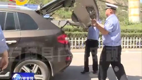 县交警大队开展交通事故应急处置演练活动