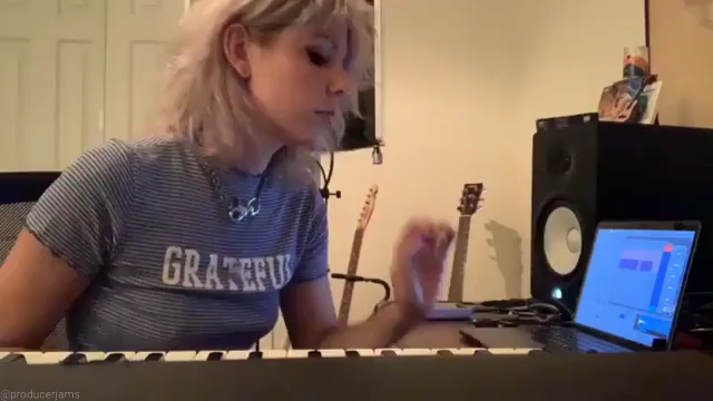 看小姐姐如何制作一首电子音乐