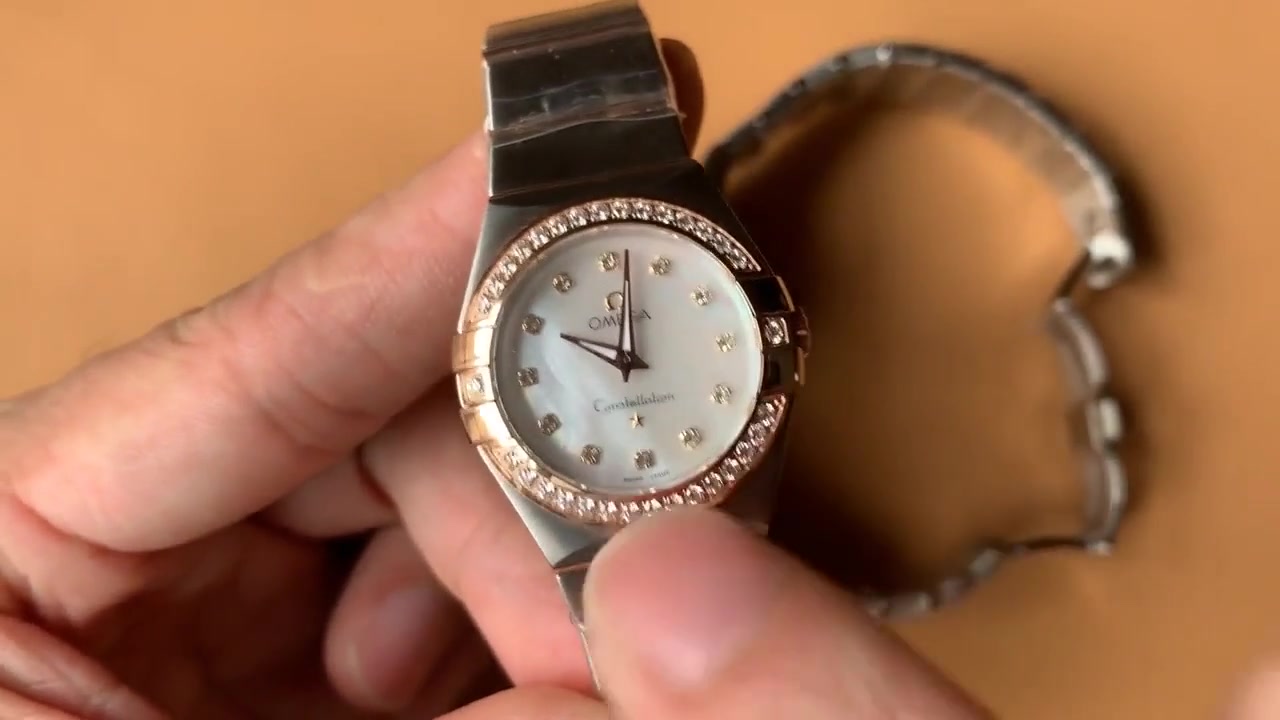 你见过有三段表带的手表吗ZF欧米茄星座女款专用1376石英机芯