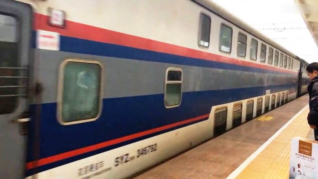 漂亮的蓝色双层火车!HXD3C牵引K9434次列车从广元开往成都东