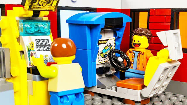 卡通动画乐高玩具 鲨鱼水池闯关游戏