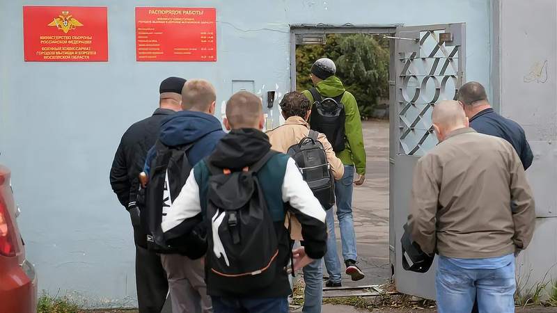 俄下达部分动员令,俄蒙边境排起长龙,蒙古前总统:欢迎俄罗斯人