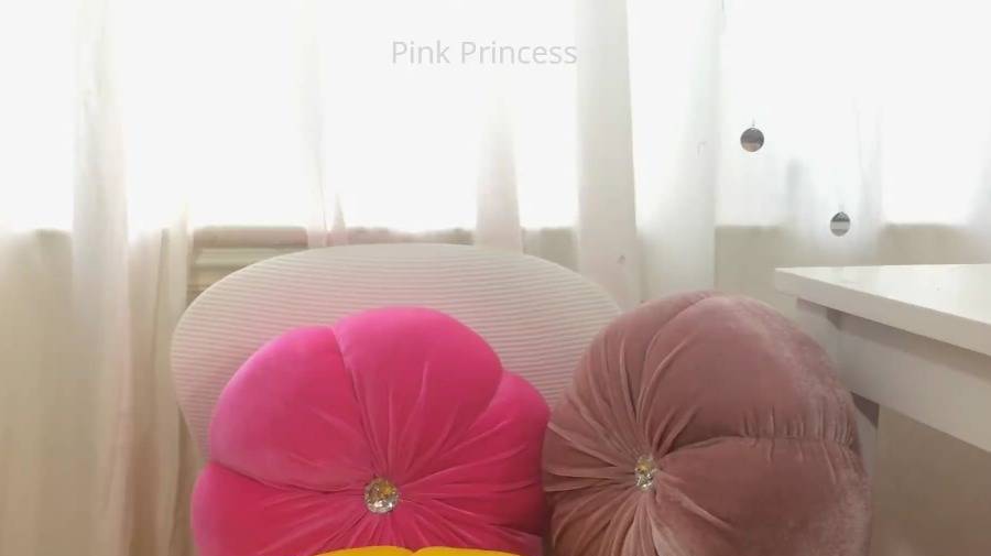 旧被单和毯子别扔,轻松几步制作花型抱枕