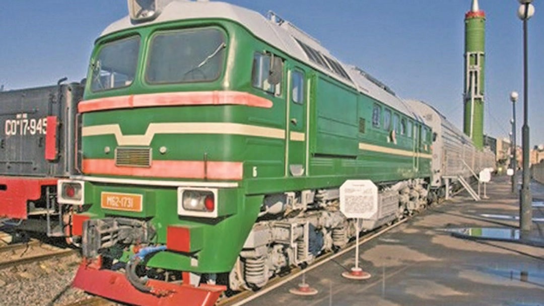 中国的“末日列车”上线,美间谍卫星紧急升空,情报传来为之色变