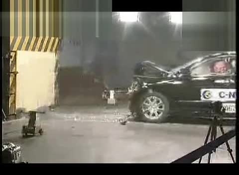 国产丰田凯美瑞碰撞试验视频