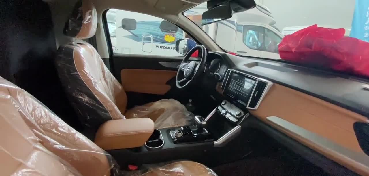 长城炮房车终于看到实车了,4驱房车可越野,看到内饰价格心动了