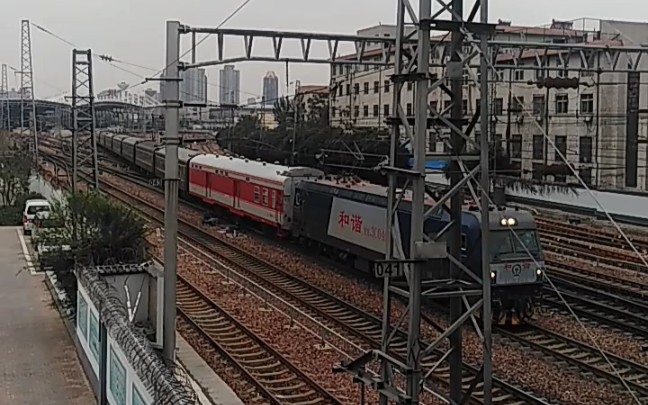 郑州解放桥库存拍车视频(1):K258次列车出郑州站