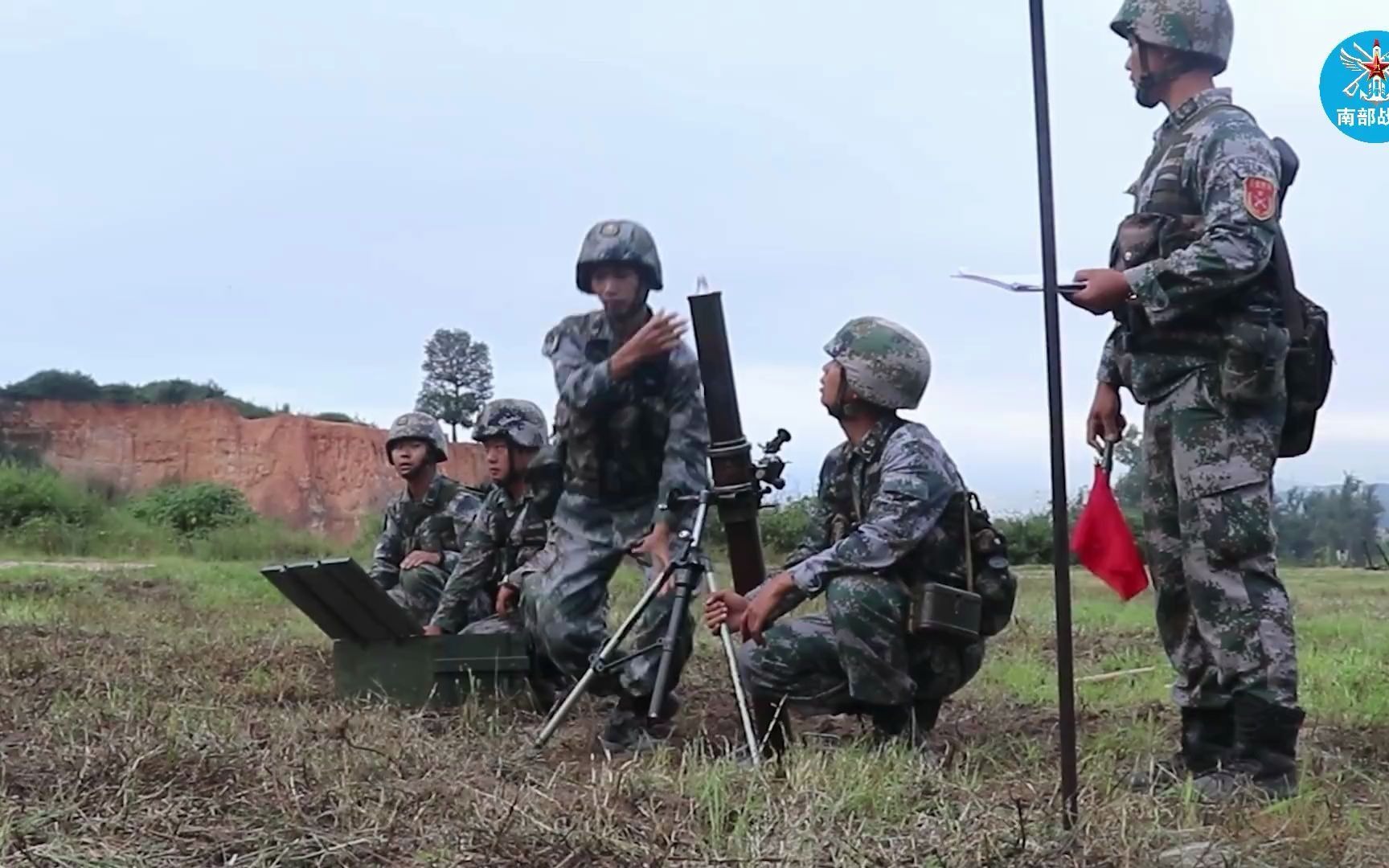 “目标位置确定,可以打击!放——!”