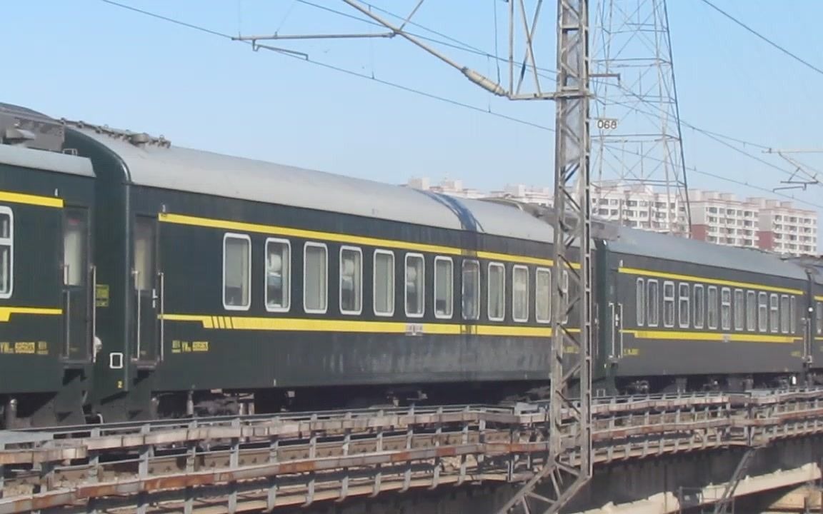 沈局沈段HXD3C0184牵引K1302次列车(满洲里-北京)通过沈山线小凌...