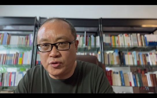 【曹说法】为民请愿的环保卫士李思侠被改判无罪了,那么谁该有罪?