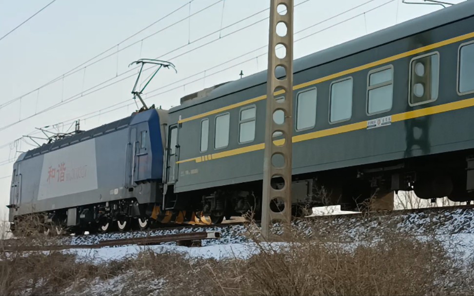 ...K570次永清站2道通过,超越K974次列车,本务沈局沈段HXD3C-0327