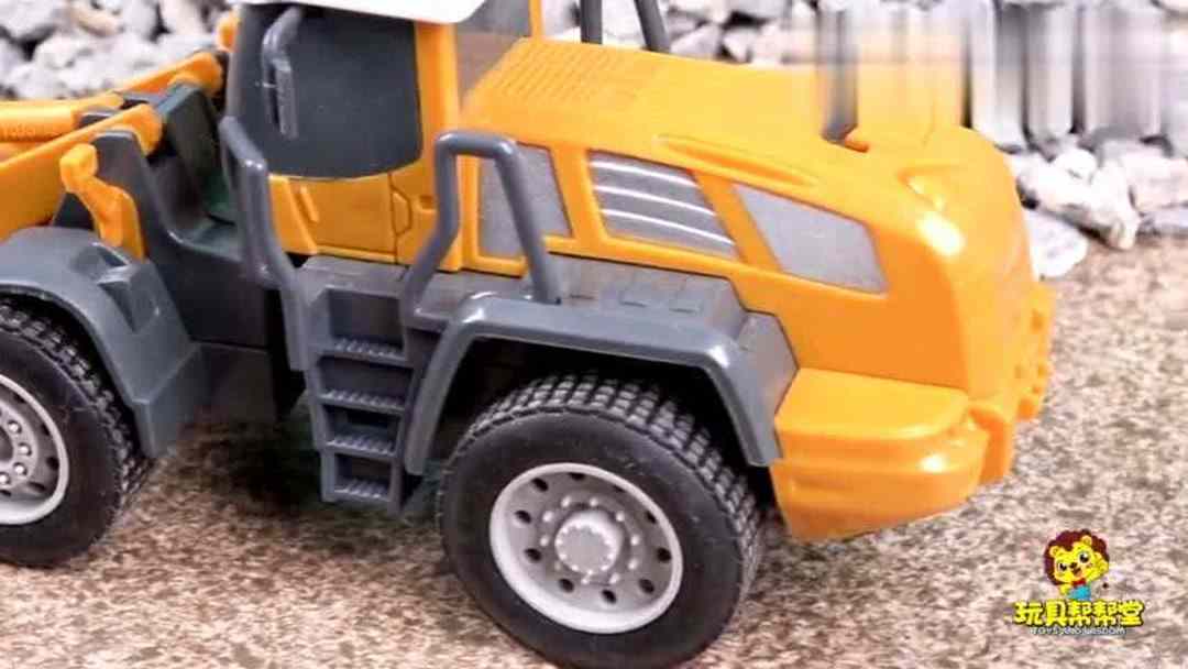 叮叮定格动画:DIY组装清障车除雪车汽车模型玩具