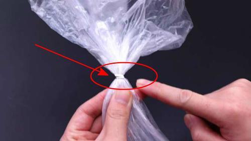 才知道,超市封口钉袋子轻轻一拉就开,不伤指甲不破袋,学会不亏