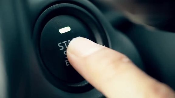 5个最容易让汽车电瓶亏电的操作,你中了几个?