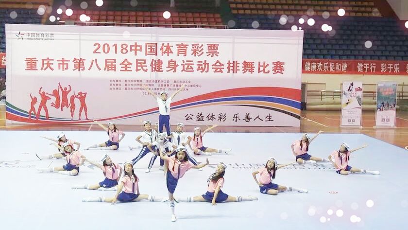现在的小学生都这么厉害了么?这舞蹈跳的太棒了!