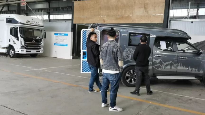 长安F70升降顶房车(可下地库的房车)