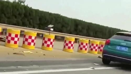 行车记录仪,佩服沃尔沃的质量,今天现场版的来了