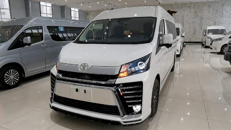 新款丰田海狮7座大空间商务车