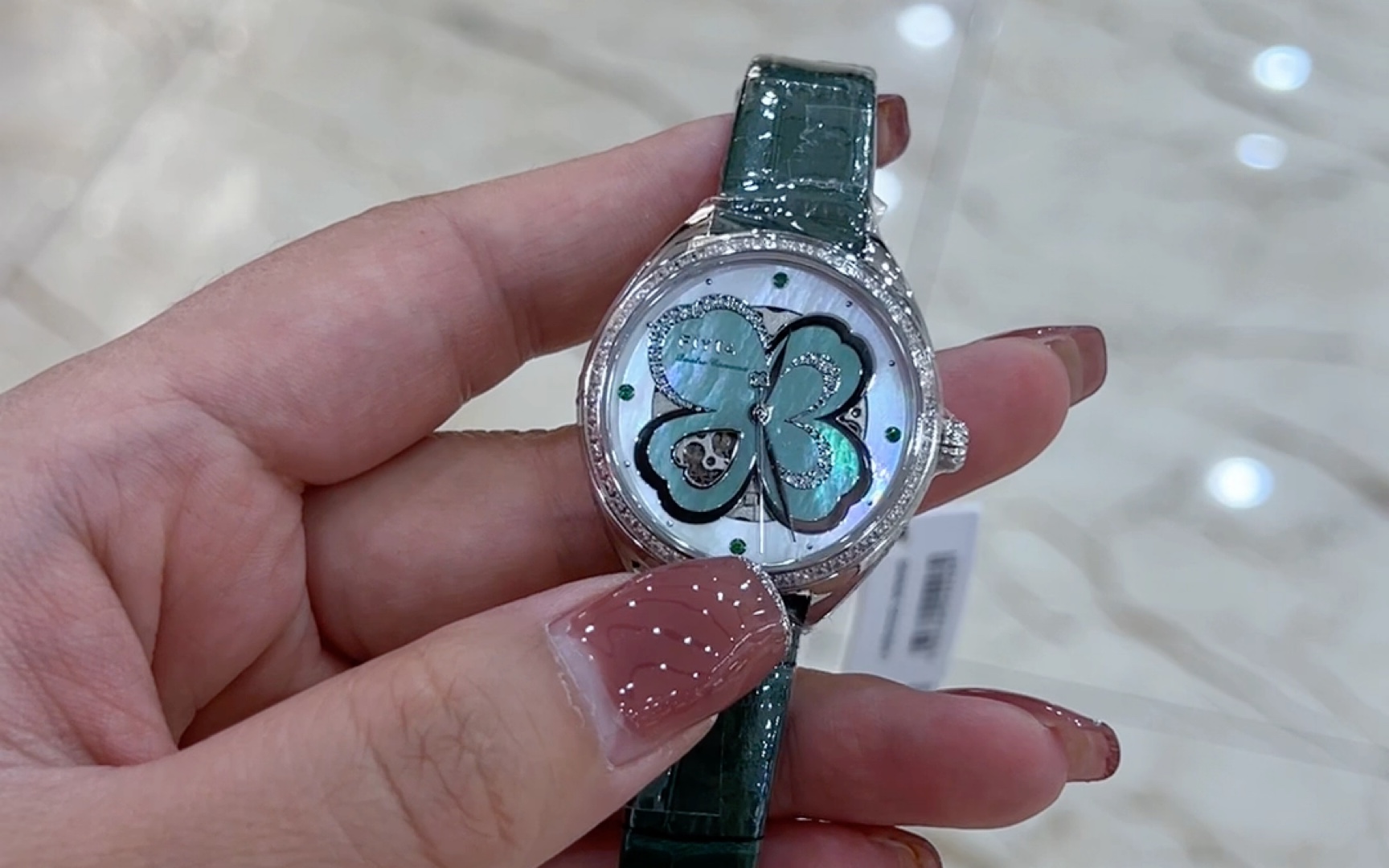 飞亚达手表四叶草青绿国潮款