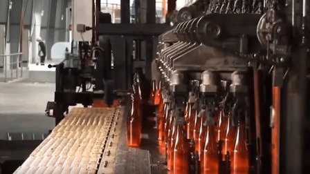 玻璃瓶的制作过程还真的挺复杂的, 看完整个过程感觉很高大尚