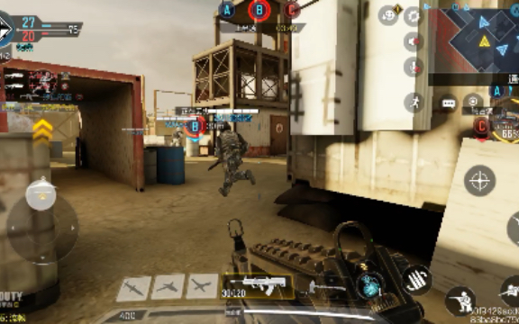 使命召唤 这个自动开火似乎开了瞄准器后好使一点