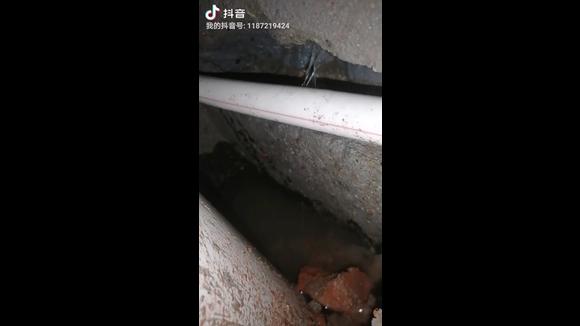 管件严重炸裂,装修一定要选好管子