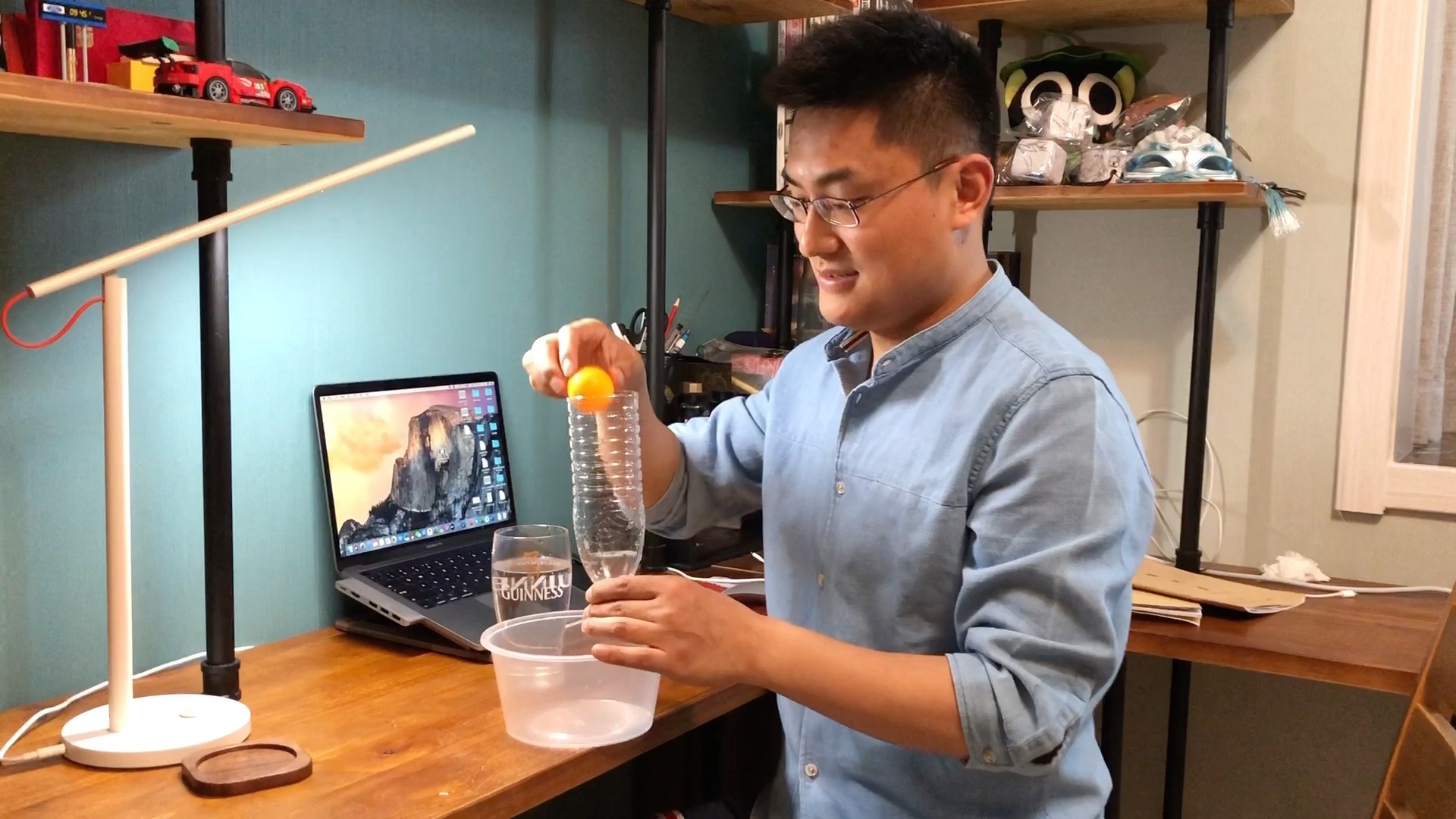 1.乒乓球受浮力吗?2.连通器的应用。