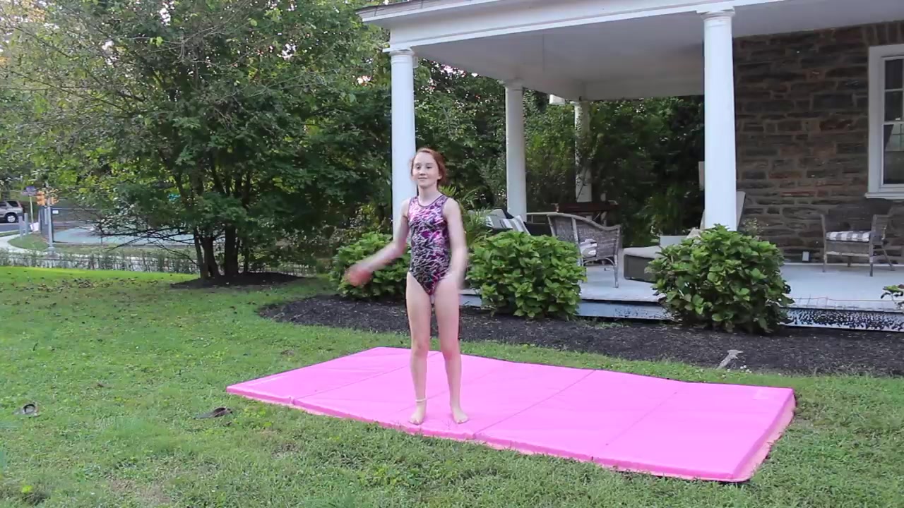 [七个体操女孩]我和妈妈一起体操