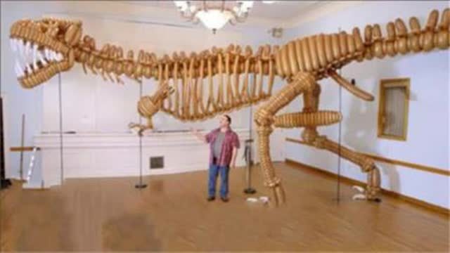 老外脑洞大开用气球,制作等比例恐龙模型,网友:简直一模一样