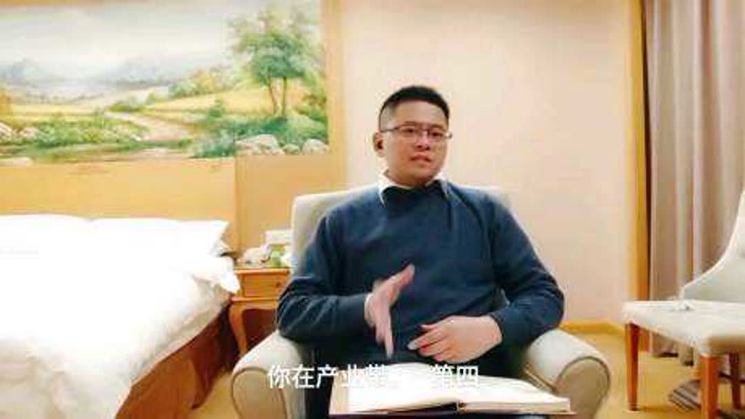 目前电商直播发展的非常迅猛,年轻小伙对于直播有四点看法