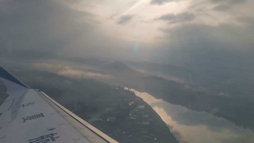 体验小型客机起飞的推背感