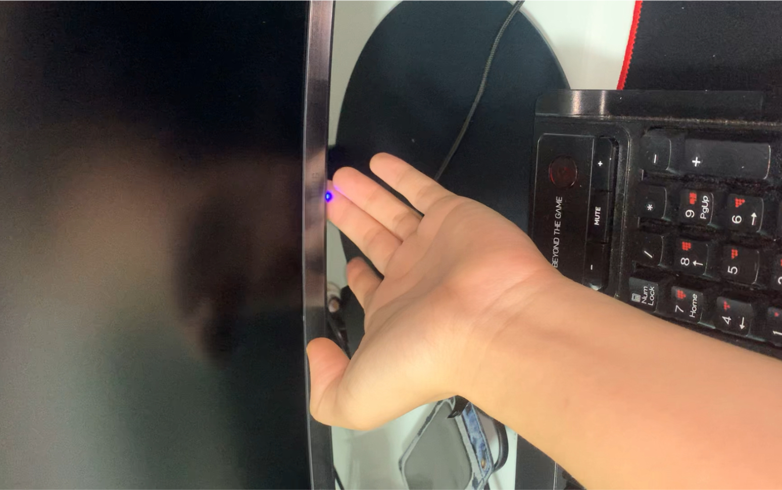 三星显示器c32t550fdk无法点亮问题