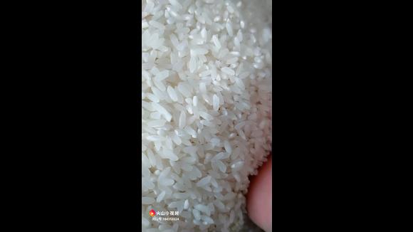 自家种的纯稻花香大米!有想吃的吗?