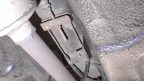 维修汽车刹车系统,这可得仔细看,和你的生命挂钩,原理得看明白