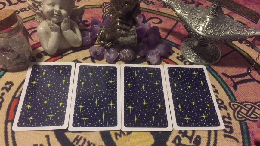 灵摆占卜:腻歪的感情里面他给你的爱情可靠吗?是否能恩爱终生?