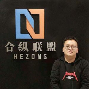 太阳能路灯小哥哥 