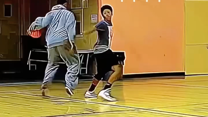 去你的篮球梦系列,亲爹一个虚晃成功击碎亲儿子的篮球梦