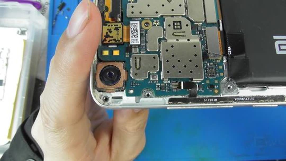 小米note开机无反应,从华为手机拆个零件,换上之后完美修复