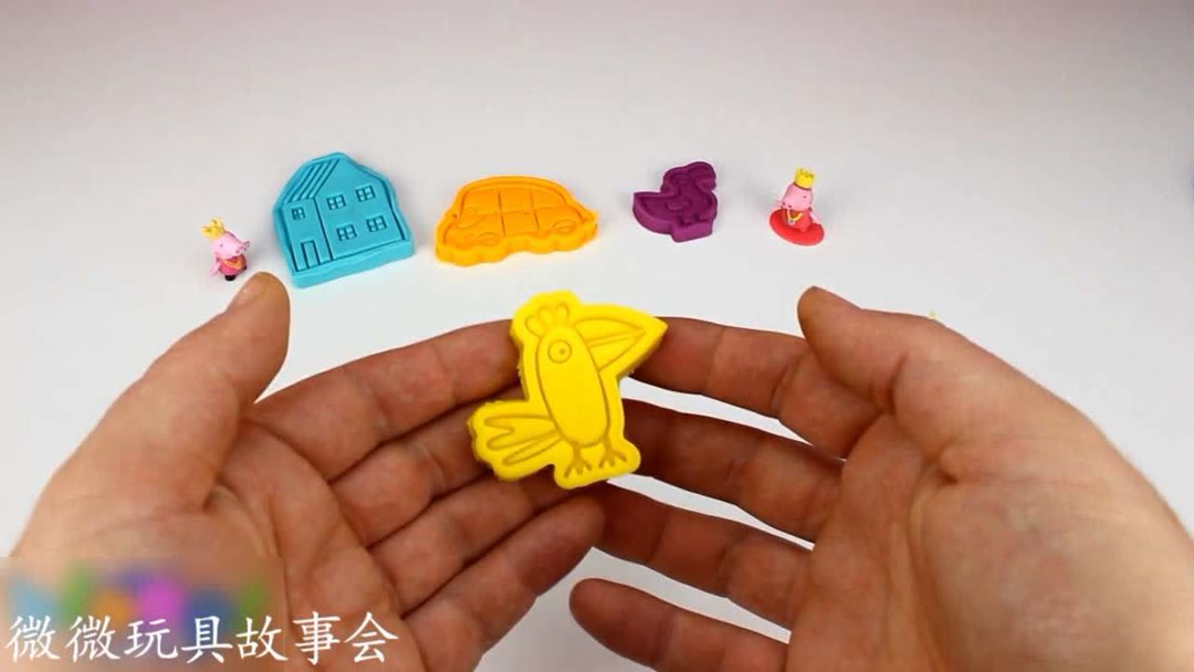 用橡皮泥制作的可爱的小猪佩奇和小汽车!