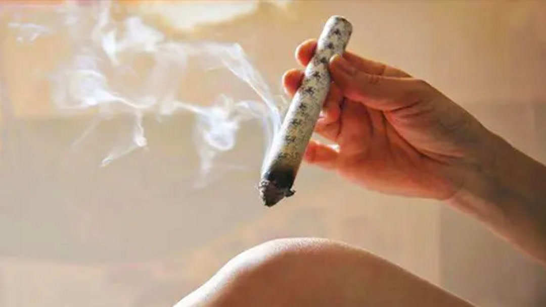 自己熏艾条的要留意,我也是刚知道,让身边人抓紧看看,快看看