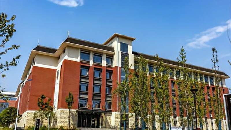 湖南永州新建一所学校,占地约500亩,办学规模达7000人