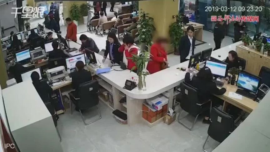 女子办假身份证跑到汉中公安查询被抓!网友:千里送人头?㈡